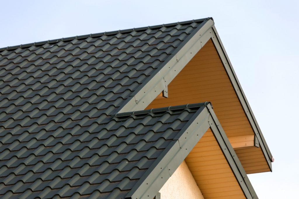 8 Signs You Need To Replace Your Metal Roofing